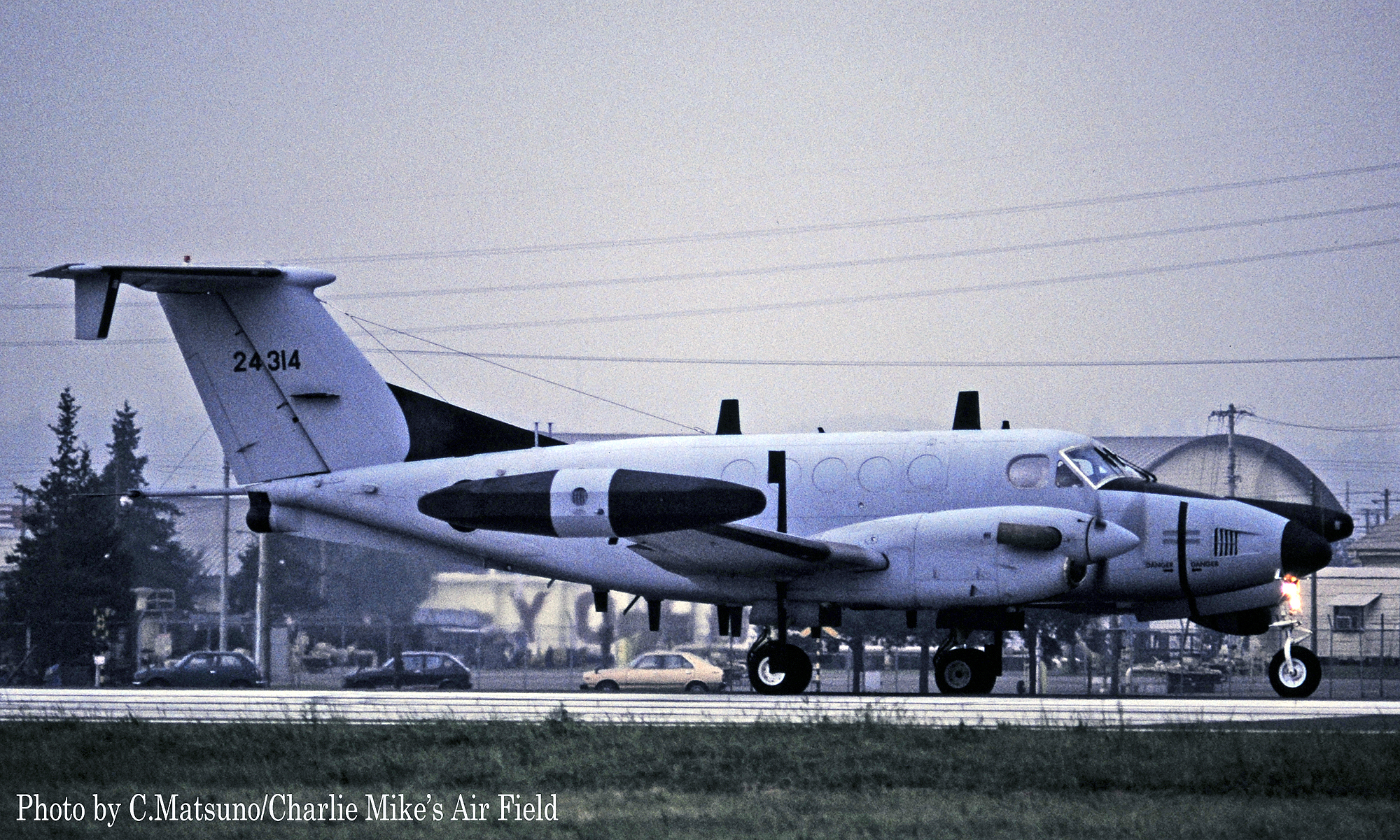 ↑1988年10月 松野主税氏が横田基地で撮影されたRC-12H/83-24314
