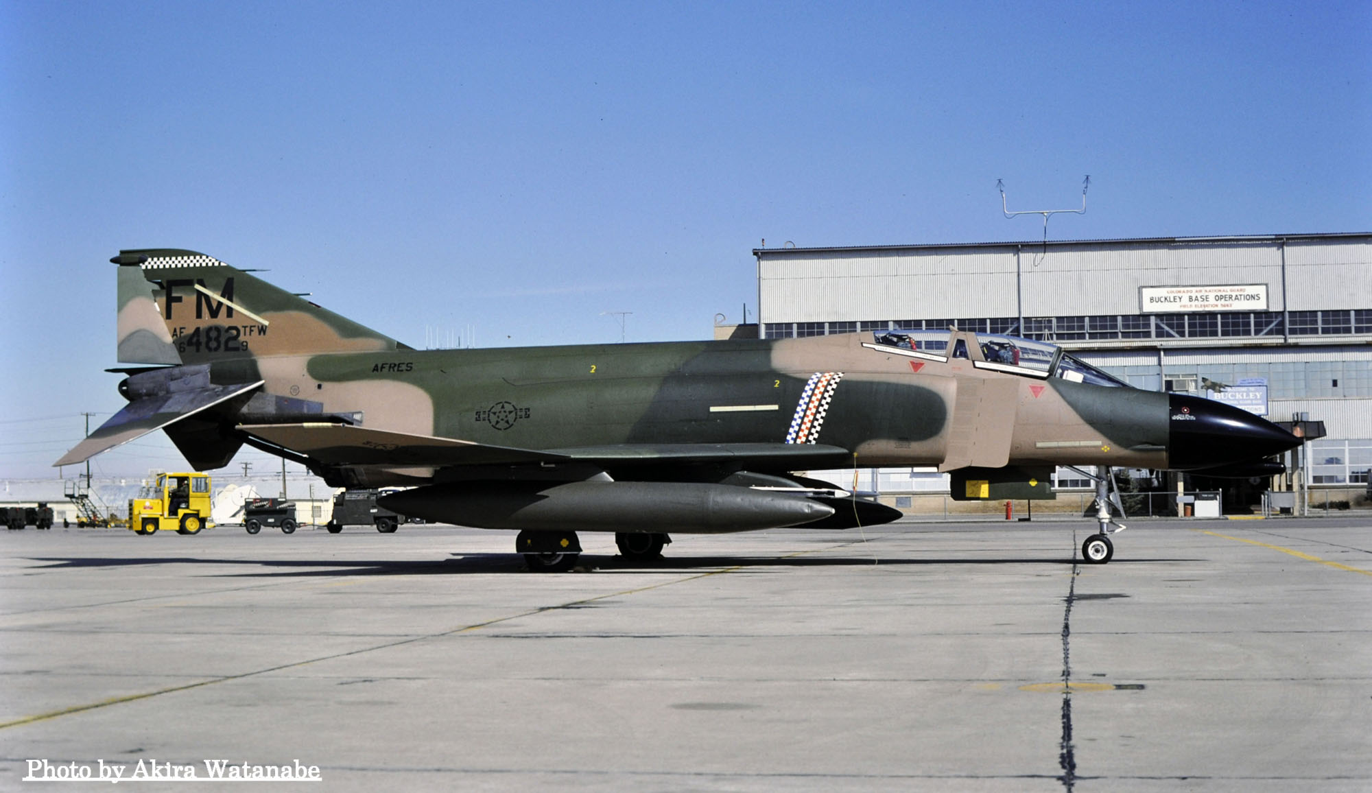 ↑ 1979年7月デイトンの航空ショーに展示されたF-4C/64-0888。この頃までは「AFRES」の文字は白だった。